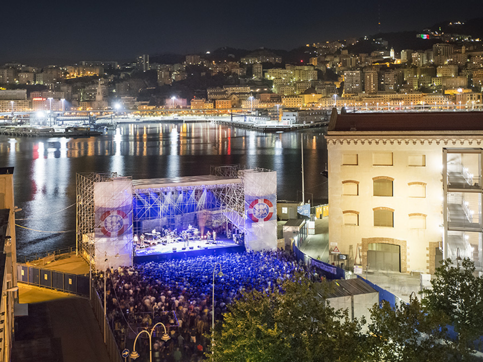 Alvaro Soler porta il suo Eterno Agosto all'Arena del Mare di Genova